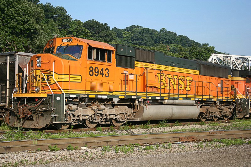 BNSF 8943